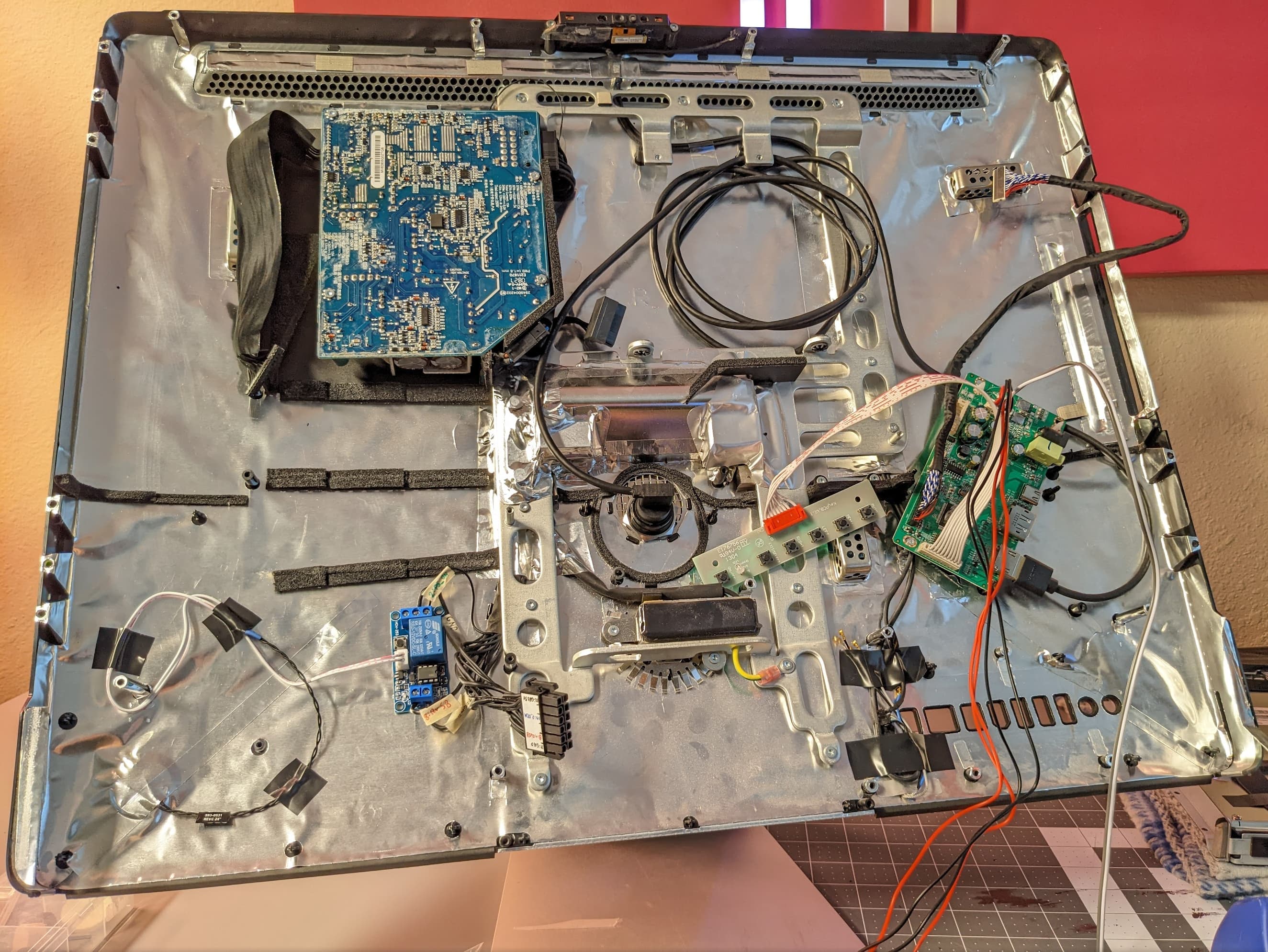 Converting an old iMac into a standalone monitor - Eric Eastwood